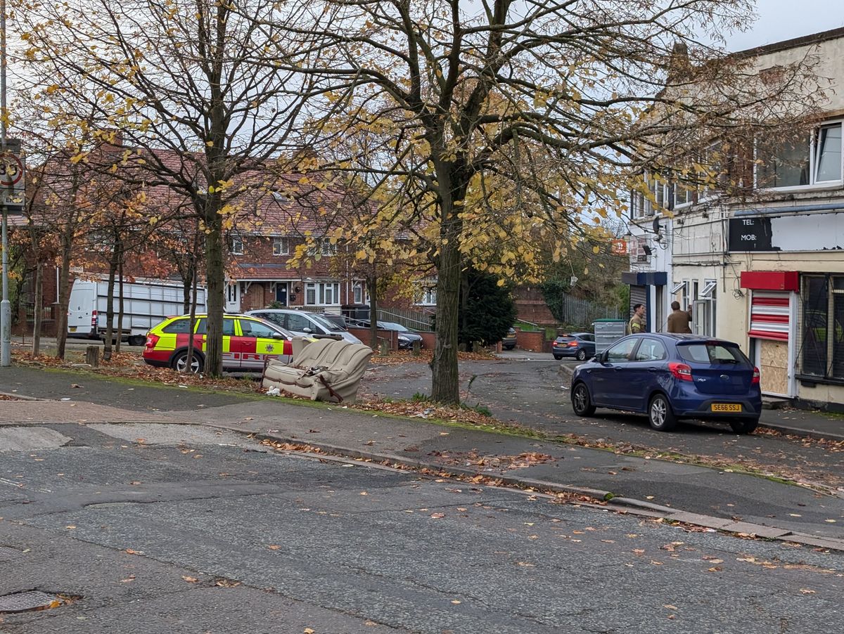 Wolverhampton fire update: Around 30 firefighters tackle early morning ...