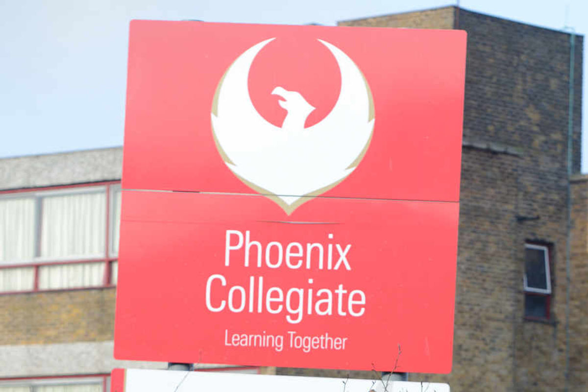 Probe as Phoenix Collegiate school brawl is viewed 11,000 times online ...