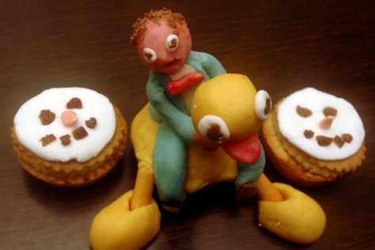 Bernie Clifton - in mince pie form | Shropshire Star