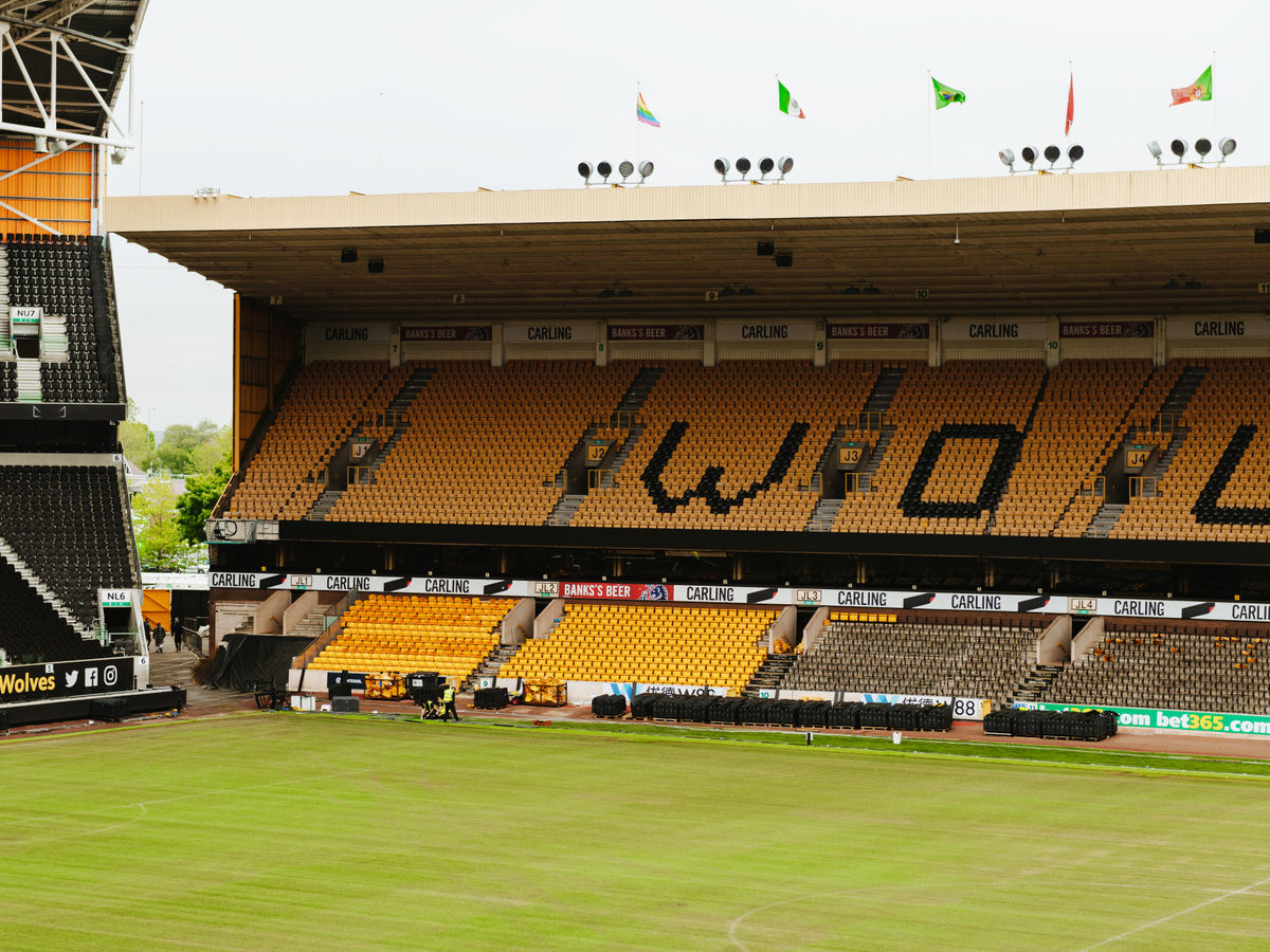 Wolves' golden makeover with new seats at Molineux | Express & Star