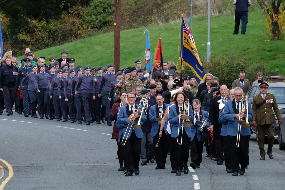 20 poignant pictures from Remembrance Sunday services in Llandrindod ...
