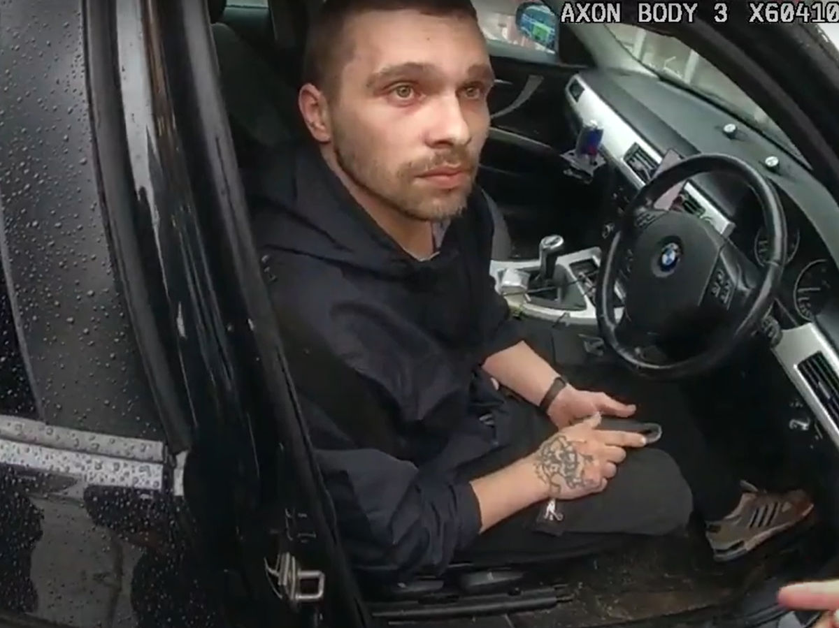 Drug dealer who tried to tell police he was a tourist jailed | Express ...