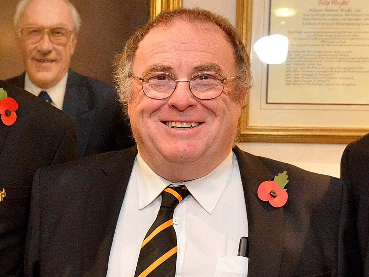 Wolves legends pay tribute to John 'Foz' Hendley | Express & Star