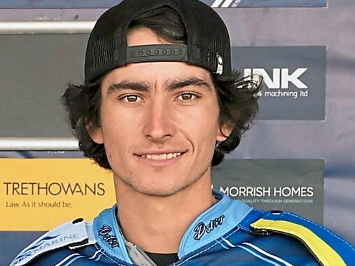 New Aussie star Zach backed to Cook up a storm for Wolves | Express & Star