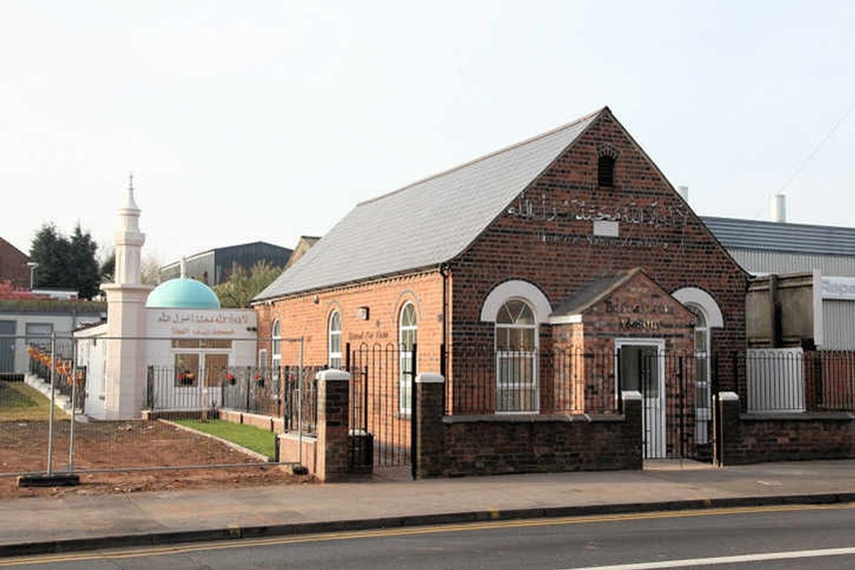 Wolverhampton Islamic group to stand in prayer vigil | Express & Star
