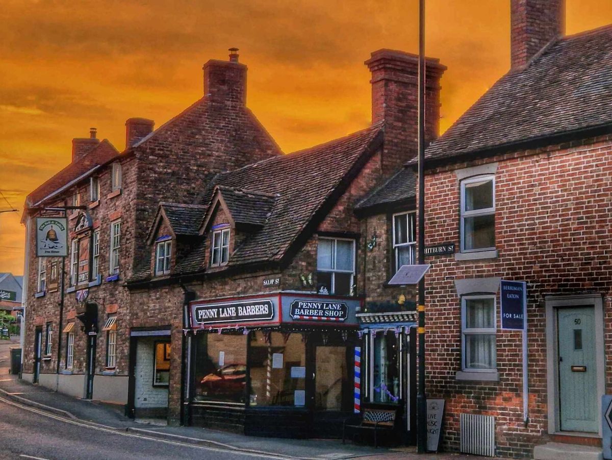 Stunning Saharan sand sunset captured over Shropshire by photographer ...