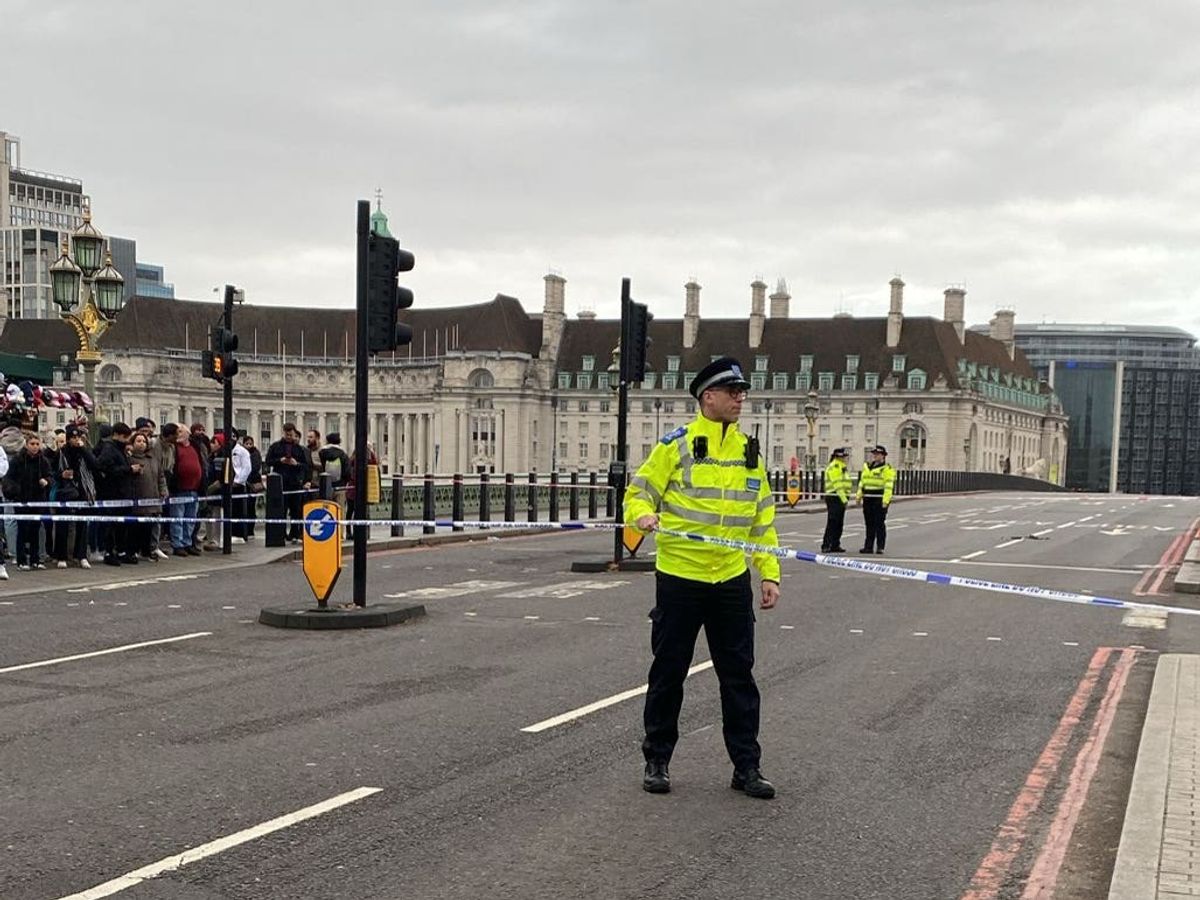 Man fighting for his life after stabbing on Westminster Bridge ...