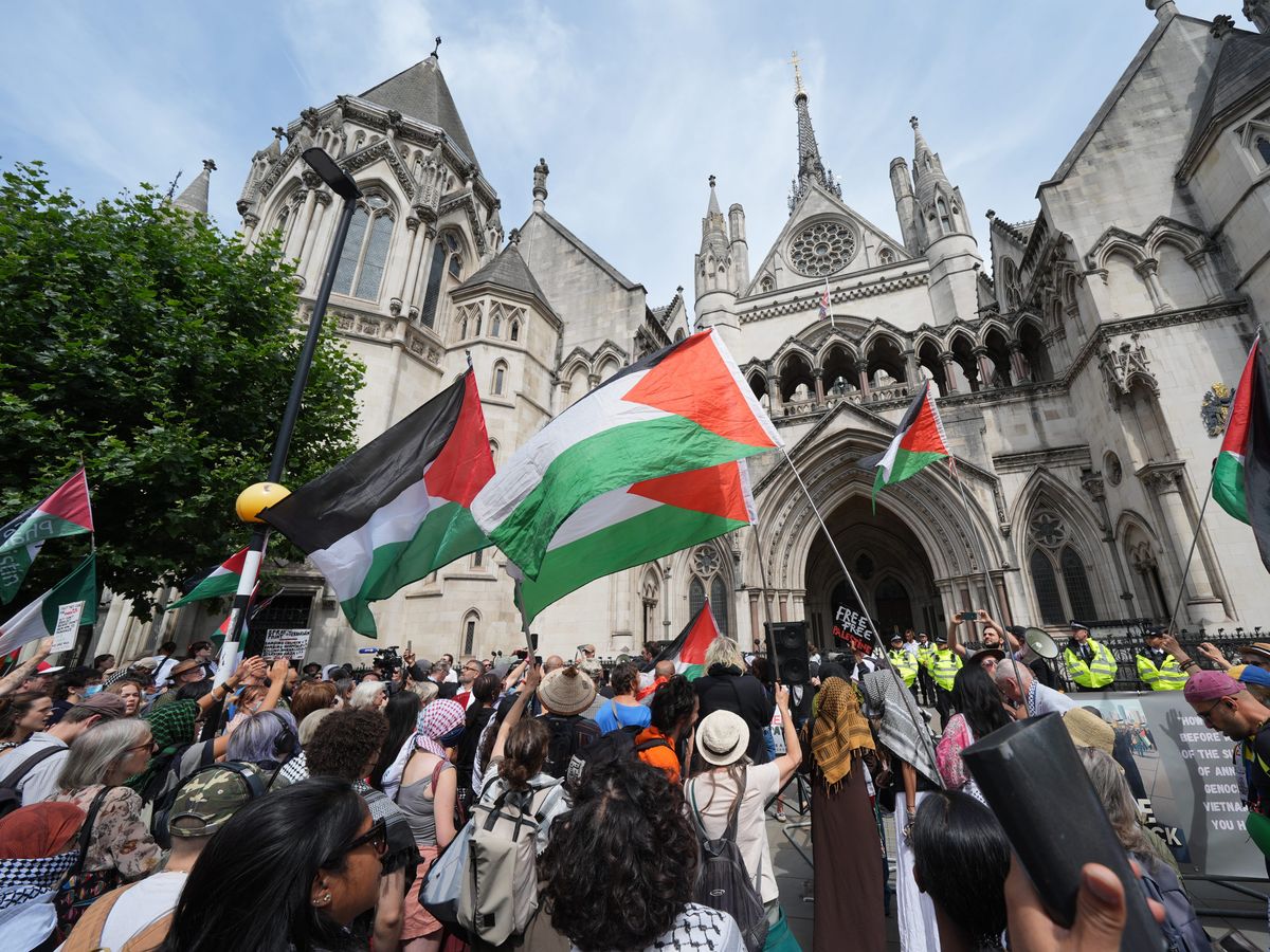 Met warns against supporting proscribed groups ahead of London protests ...