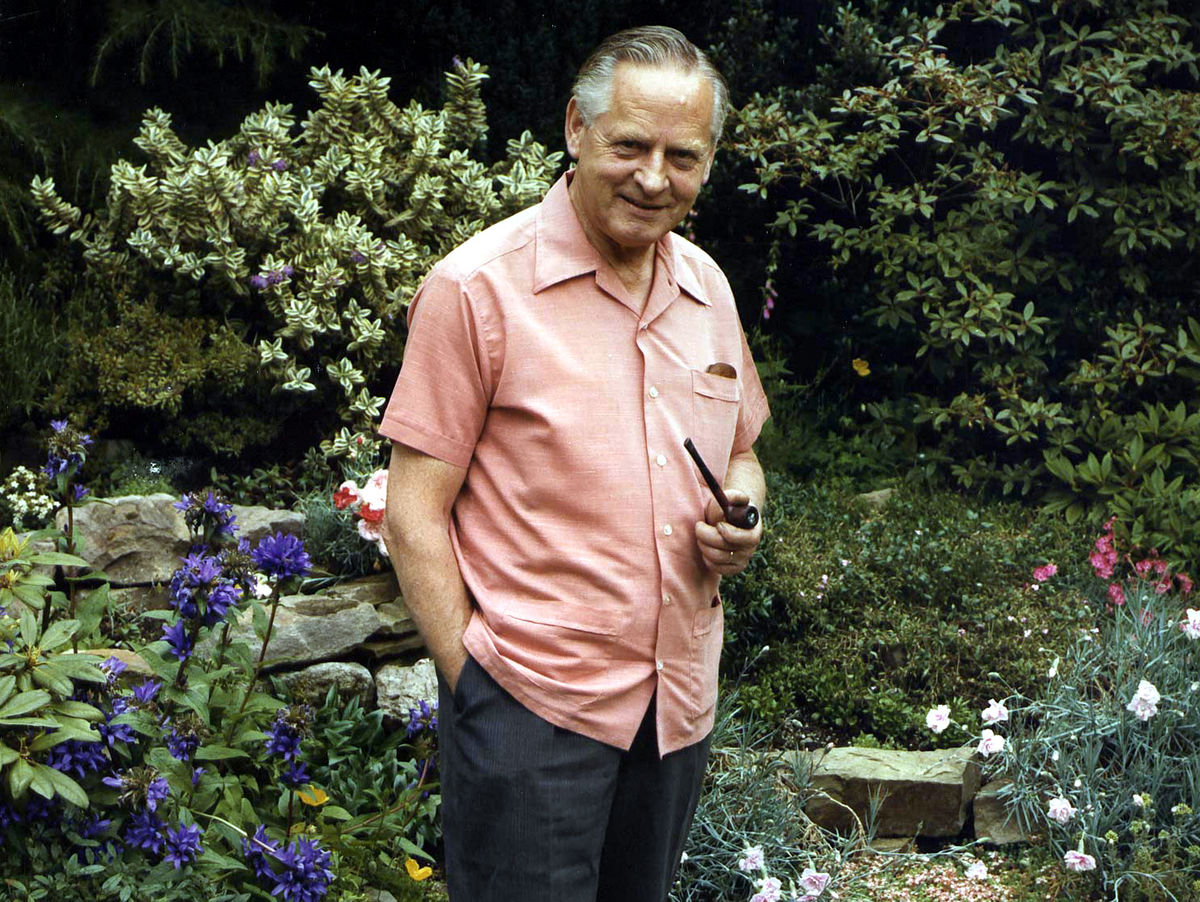 How pioneering gardener Percy Thrower helped shape Shrewsbury | Express ...