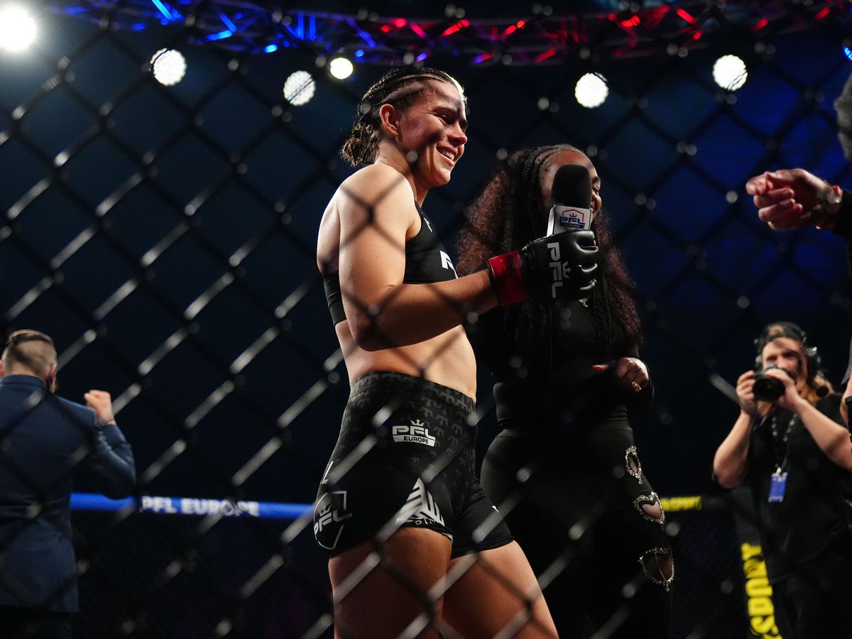 Boxer Savannah Marshall would prefer MMA clash with rival Claressa ...