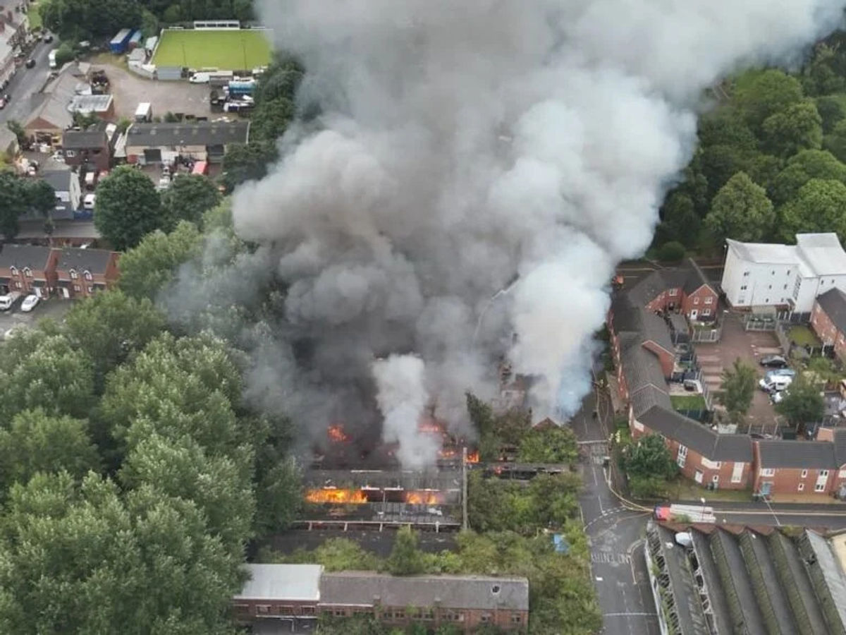 Police launch arson probe as fire breaks out at disused Willenhall ...
