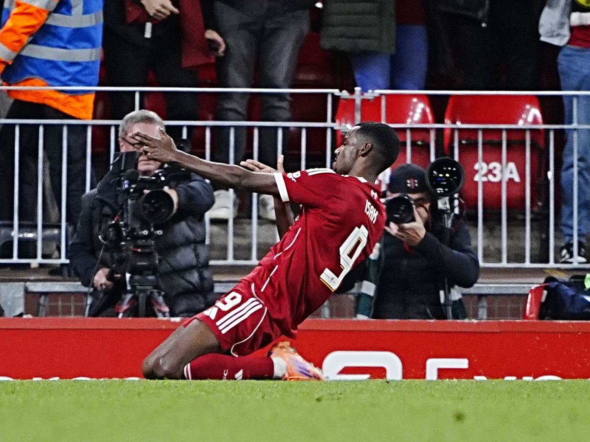 Alexander Isak nets first Liverpool goal and Hugo Ekitike sees red after winner | Express & Star