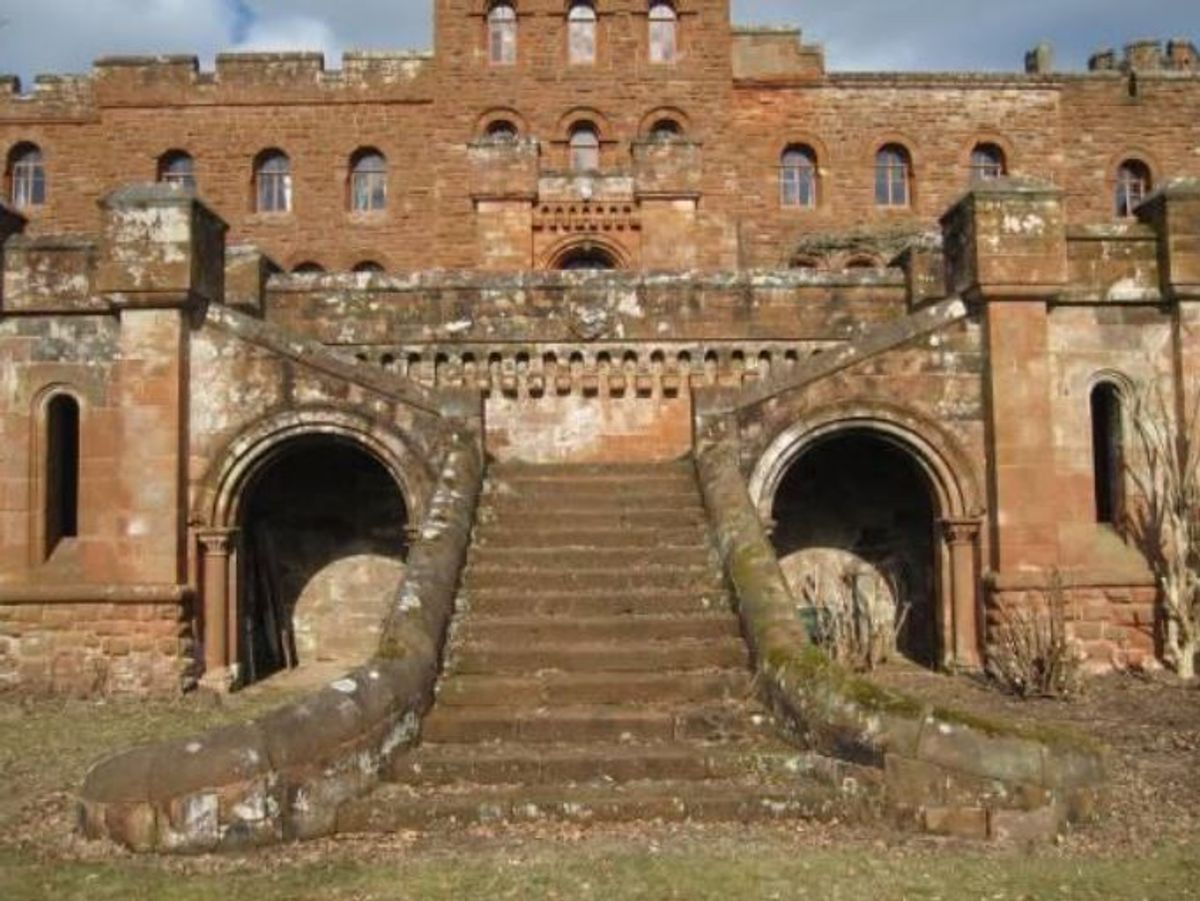 Owners of Norman-castle style manor house want solar panels to ease ...