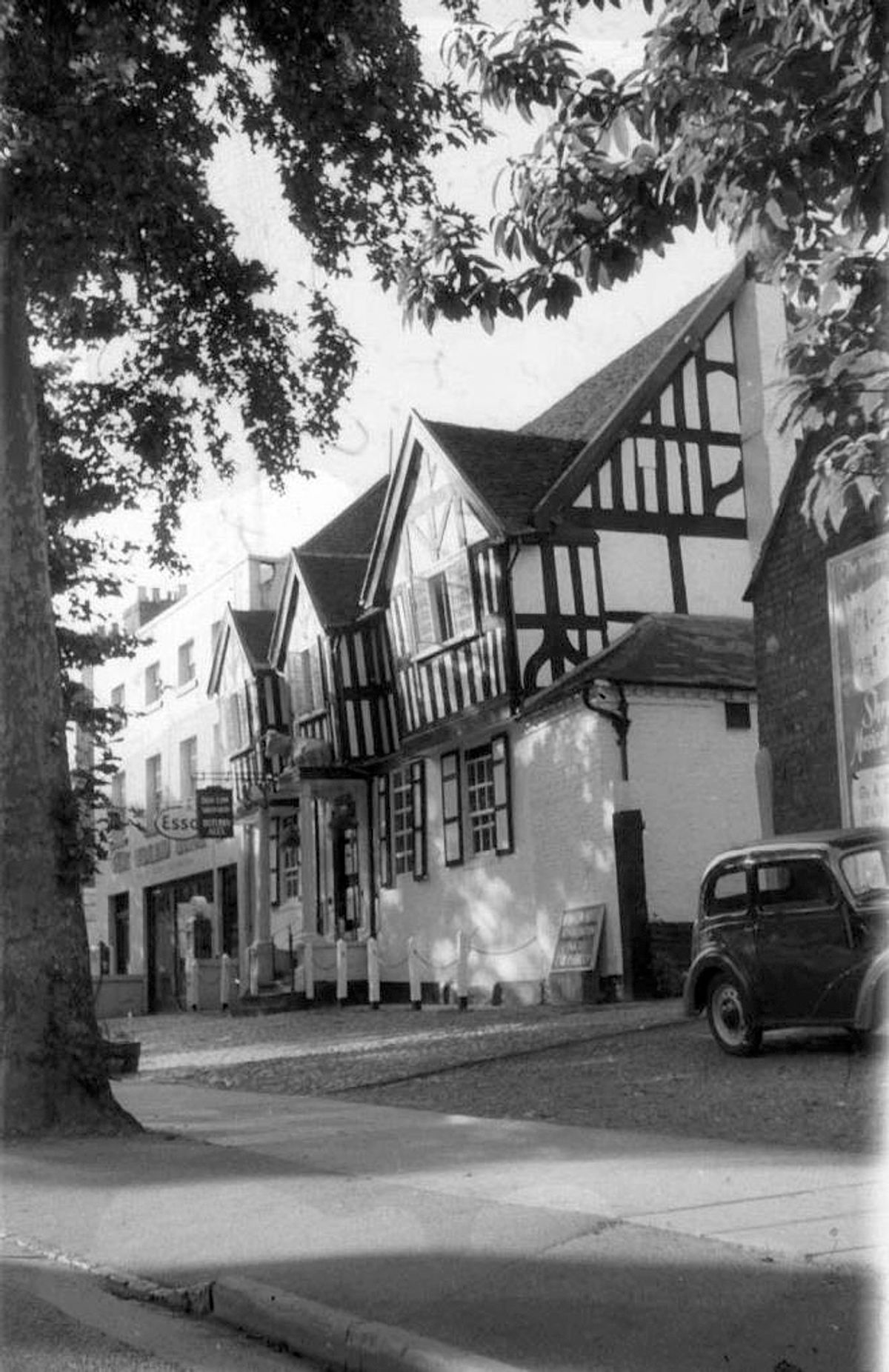 15 black and white images of beloved Shropshire pubs you may have ...