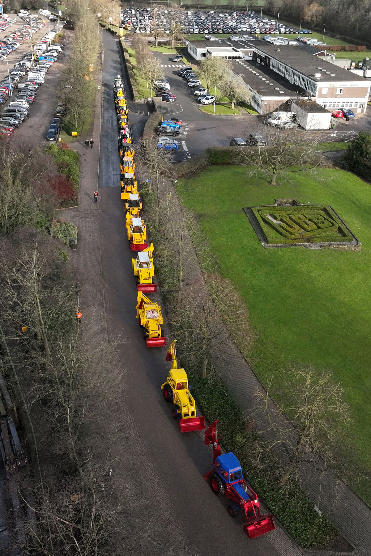 JCB marks milestone with production of one millionth backhoe loader ...