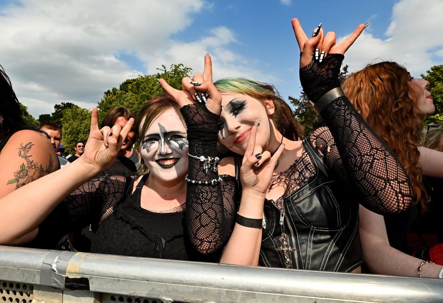 More than 7,000 music fans attend the 10th WV1Fest Tribute Festival in ...