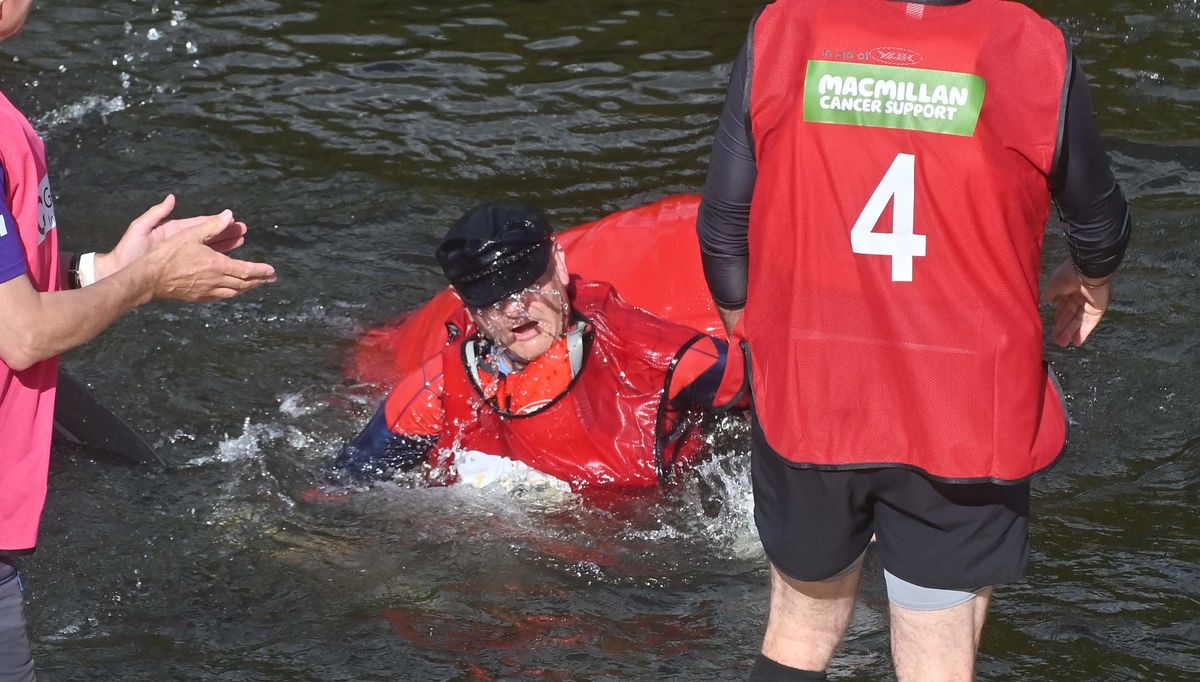 29 pictures of boats capsizing and wacky racing as Super Mario, pirates ...