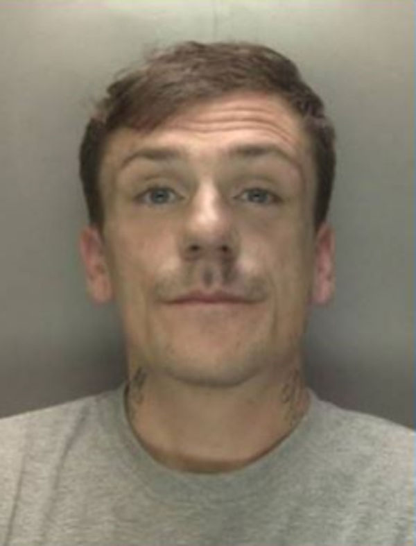 Moment man attempts to violently rob man in his 60s at West Midlands ...