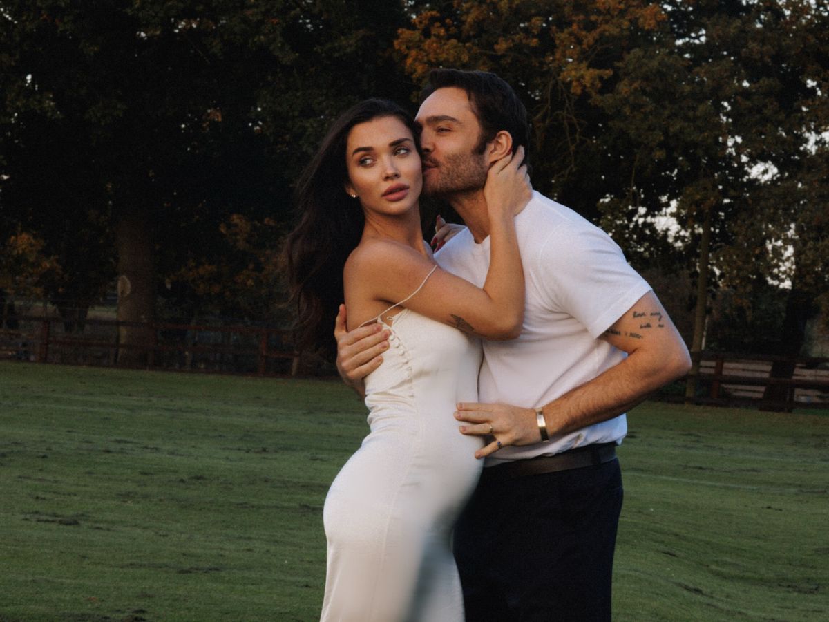 Gossip Girl’s Ed Westwick and wife Amy Jackson expecting first child together | Express & Star