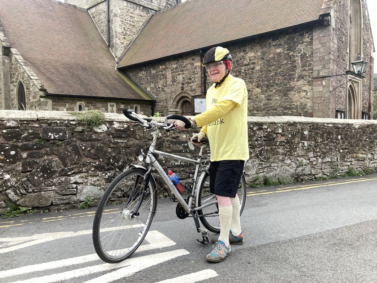 Cycling-mad ex-vicar, 89, is racking up 90 miles before he turns 90 to ...