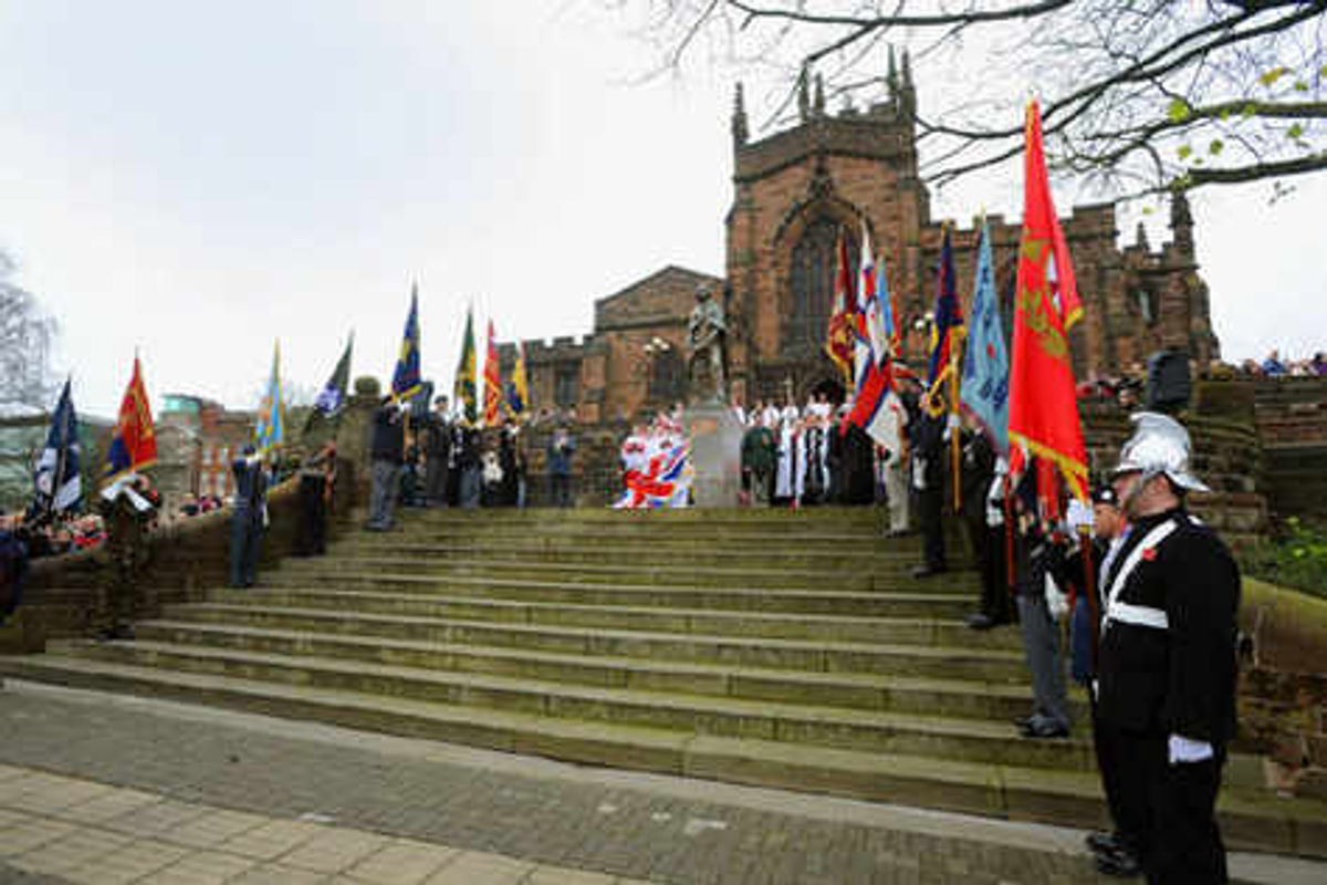 Wolverhampton remembers fallen war heroes | Express & Star