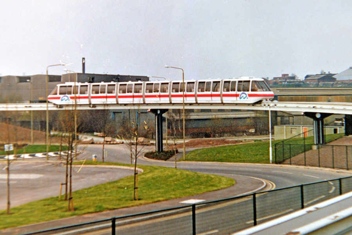 Remember the Merry Hill monorail? Check out these anniversary pictures ...