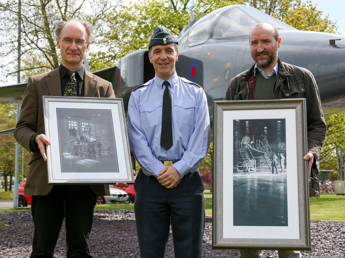 Guild of Aviation Artists deliver sketches to RAF Cosford | Shropshire Star