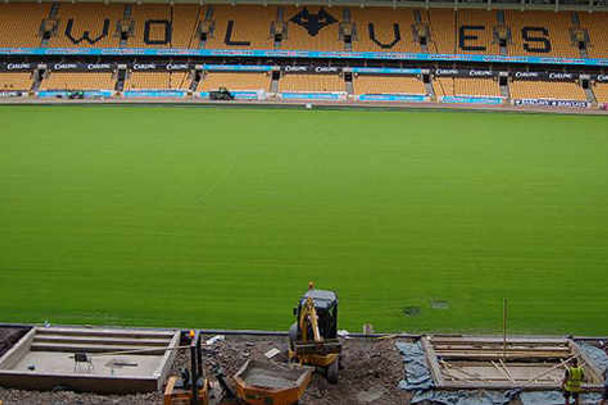 Wolves to try out extended pitch at Molineux | Express & Star