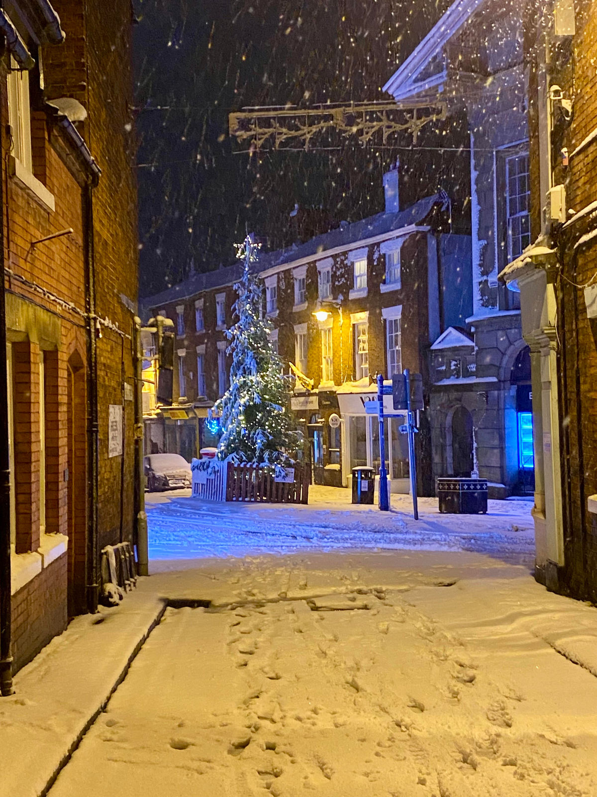 Councillor decries 'lack of salt bins' in Shropshire town as people ...