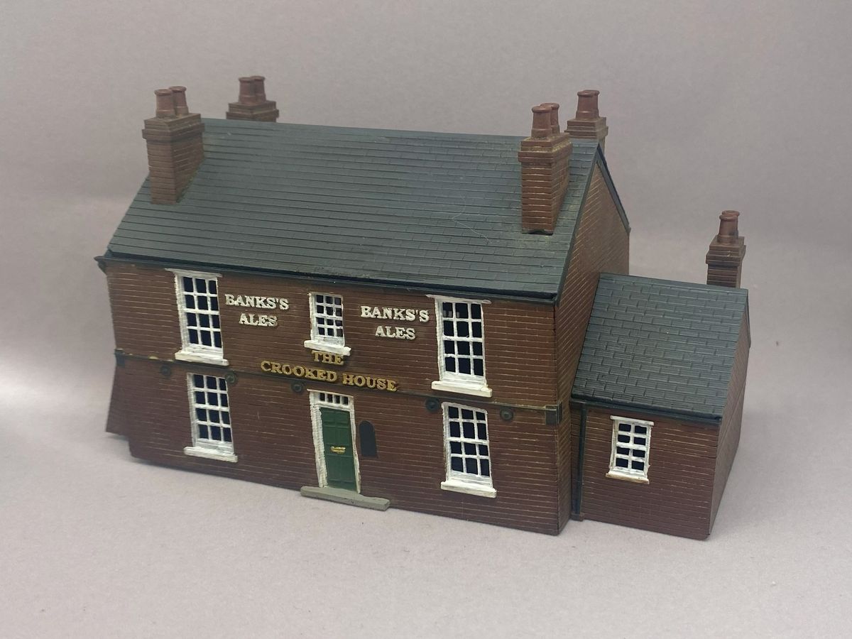 Own your own mini Crooked House with a scaled 3D printed model ...
