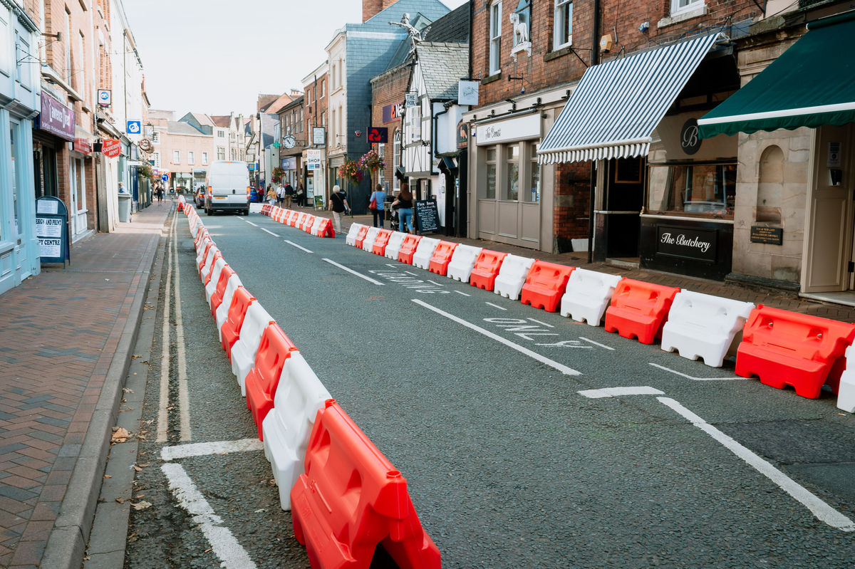 LETTER: Too many people for effective social distancing | Express & Star