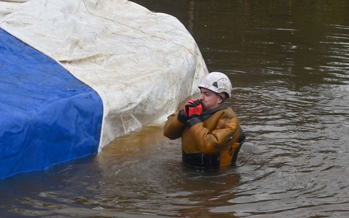 Canal workers begin 'huge and likely lengthy task' of Whitchurch ...