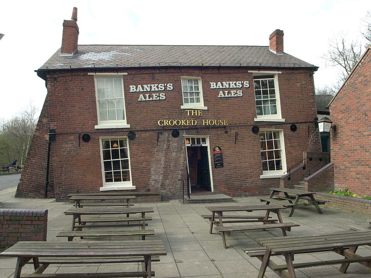 Pictures from the past: Dudley High Street and Market Place throughout ...