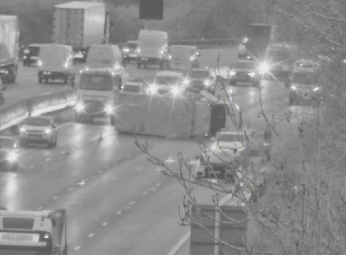 Drivers warned to 'expect delays' as three lanes of the M5 closed after ...