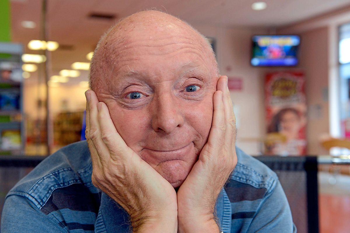 9 of the funniest jokes and one-liners from the Brummie comedian Jasper ...