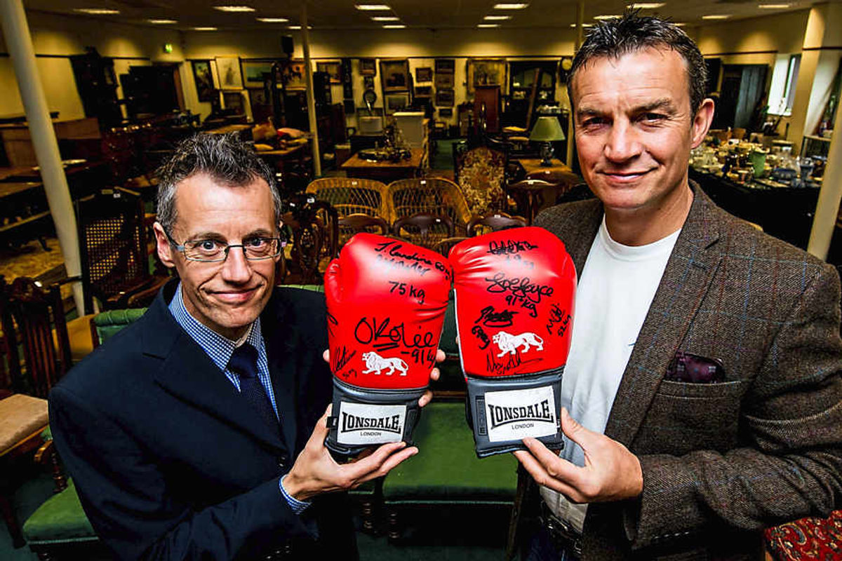 Richie Woodhall boxing gloves raise £130 for Harry Johnson Trust ...