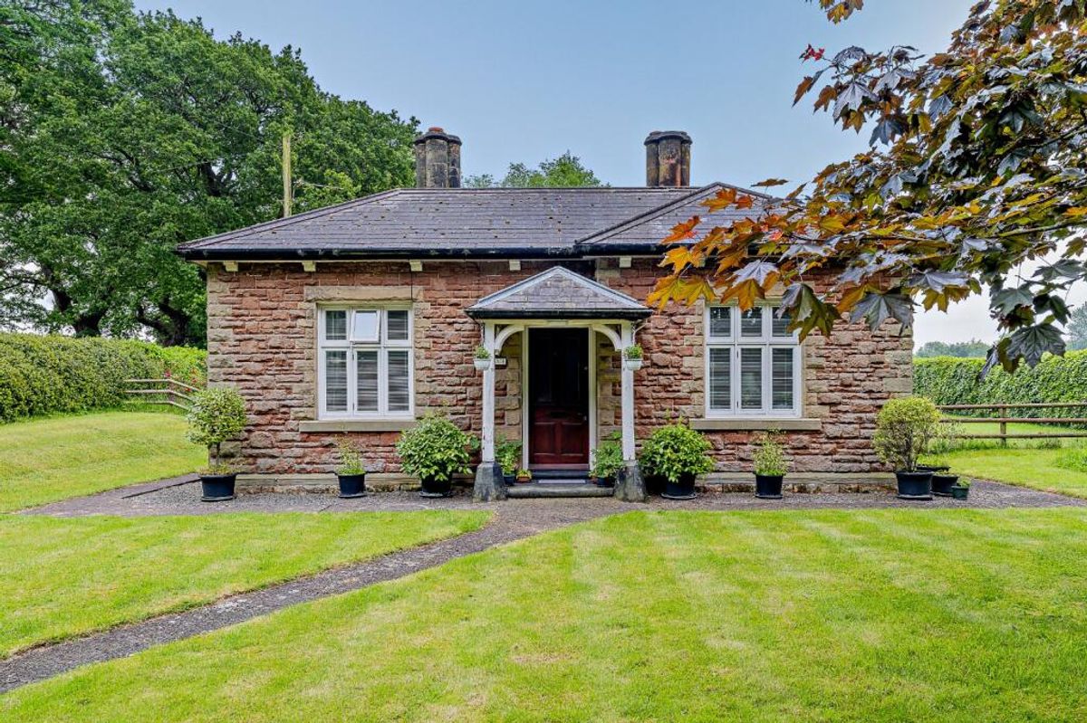 Nine-bedroom country mansion near Oswestry built by an earl goes on the ...