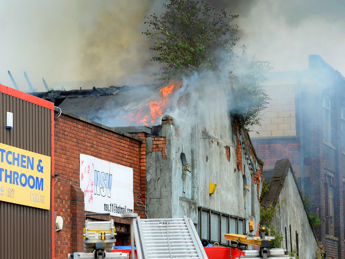 Fire-ravaged Smethwick factory at risk of collapse | Express & Star