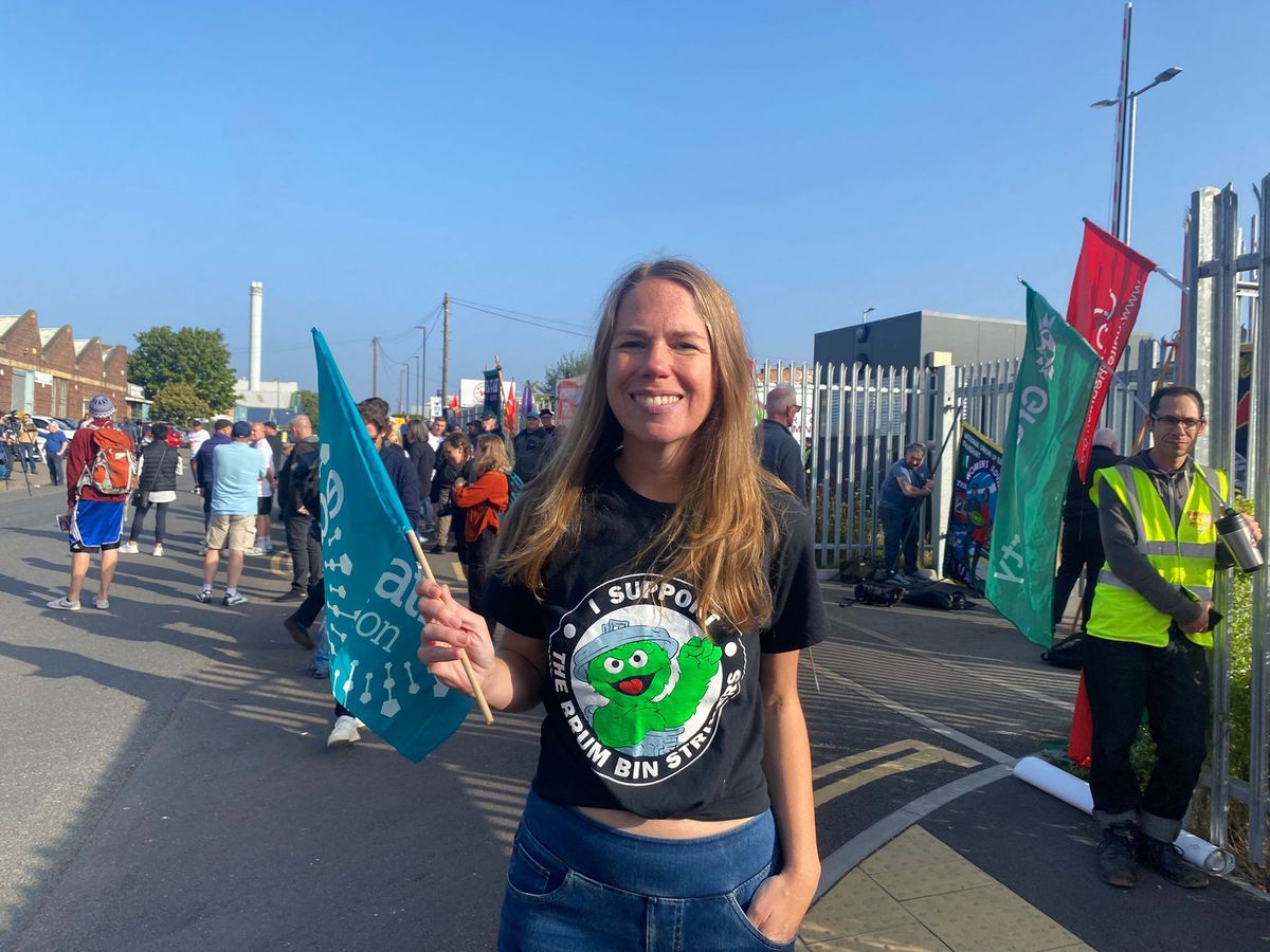 'Victory to the bin workers' - This was the chant of protesters at ...