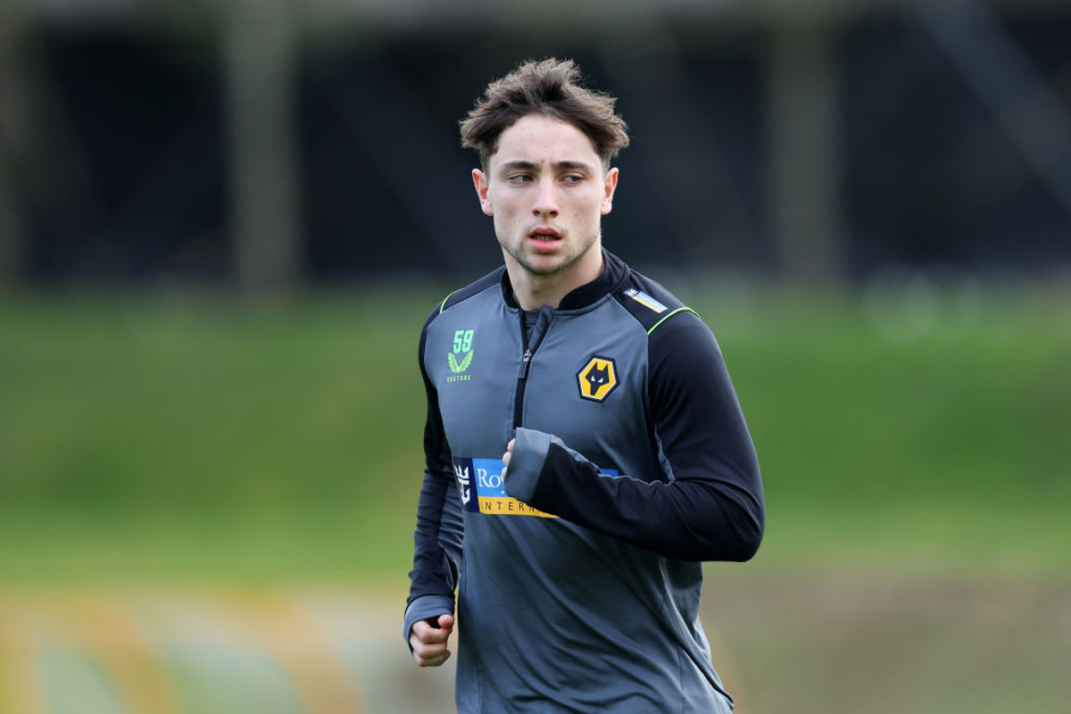 Wolves' midfield stars helping Joe Hodge to improve | Express & Star