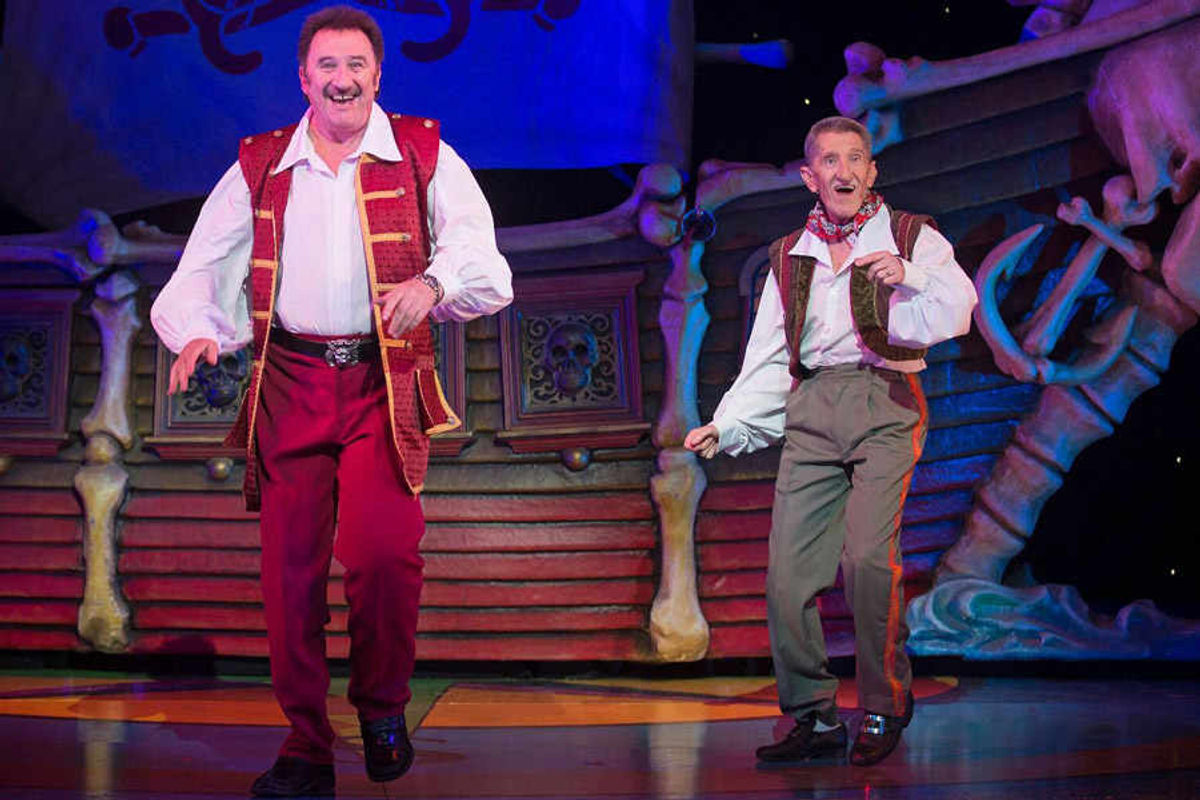 Wolverhampton panto review: To me, to you, to a classic Peter Pan show ...