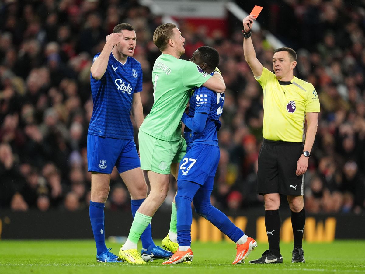 Shows they care – David Moyes on Idrissa Gana Gueye’s red for fighting ...