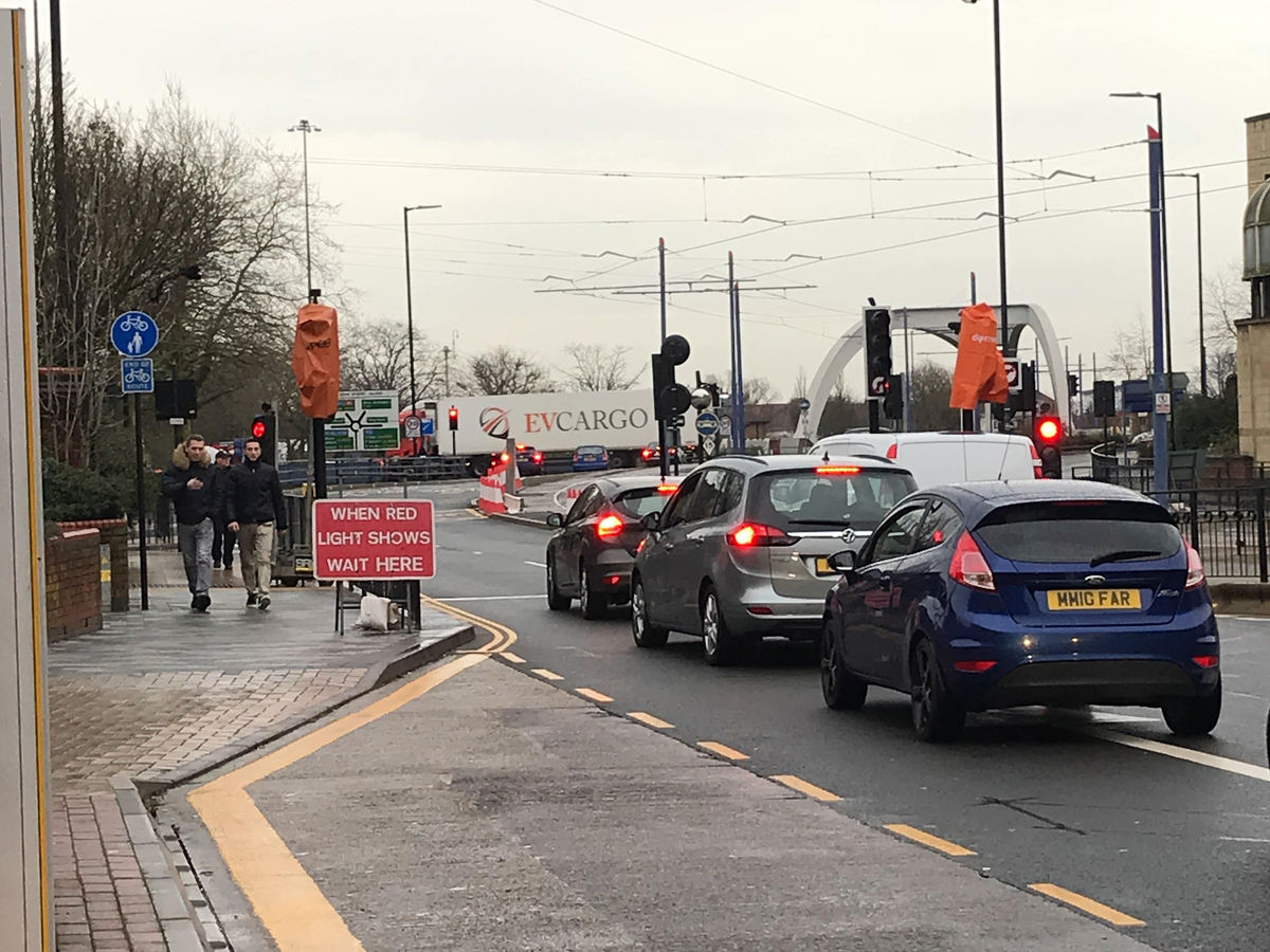 Traffic lights stuck on red causing tailbacks in Wolverhampton ...
