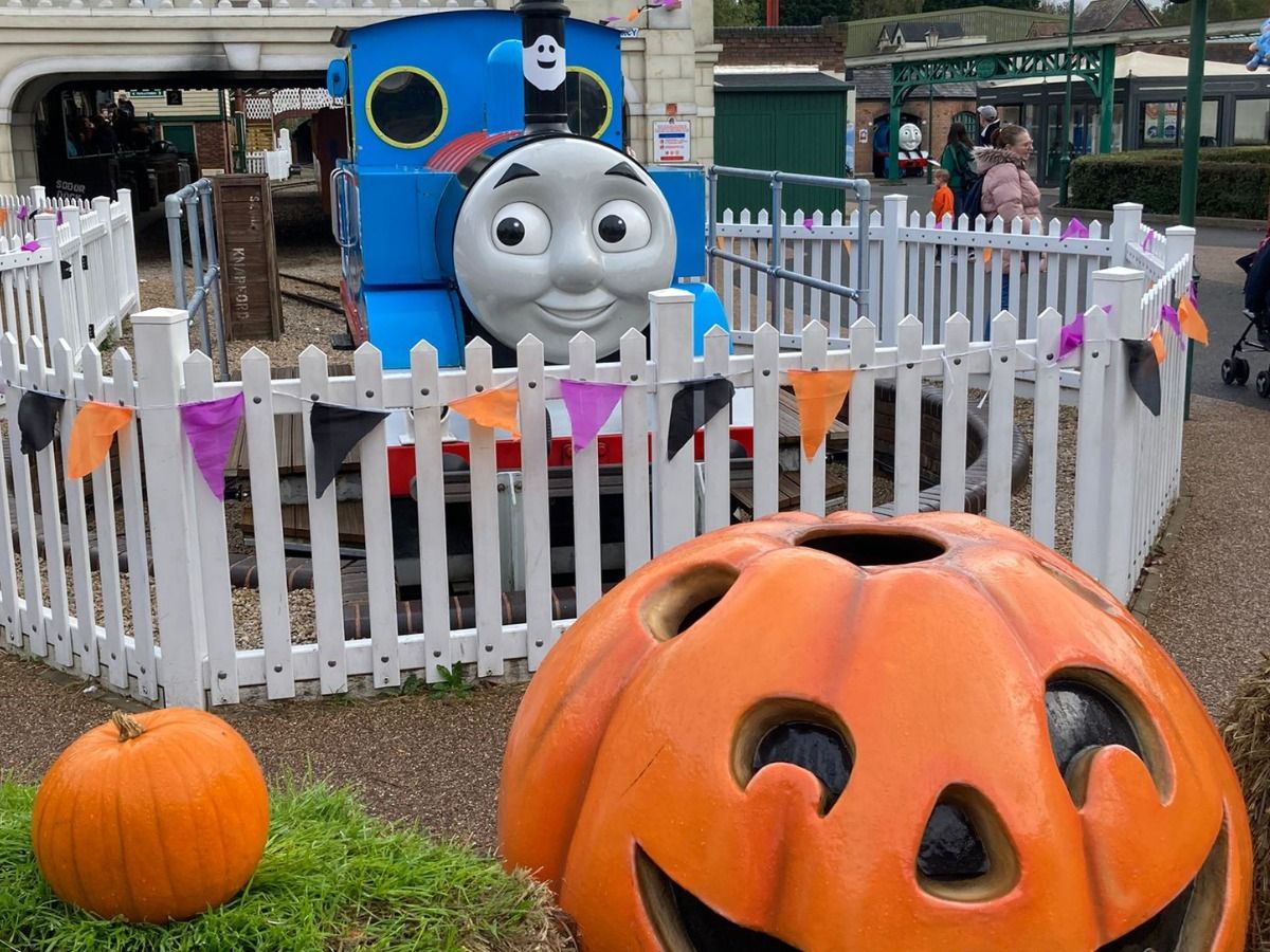 7 enchanting highlights of Drayton Manor's Haunted Manor Halloween ...