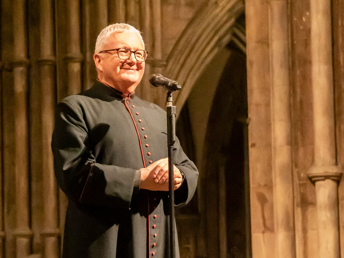 Bells to ring out in honour of retiring Dean | Express & Star