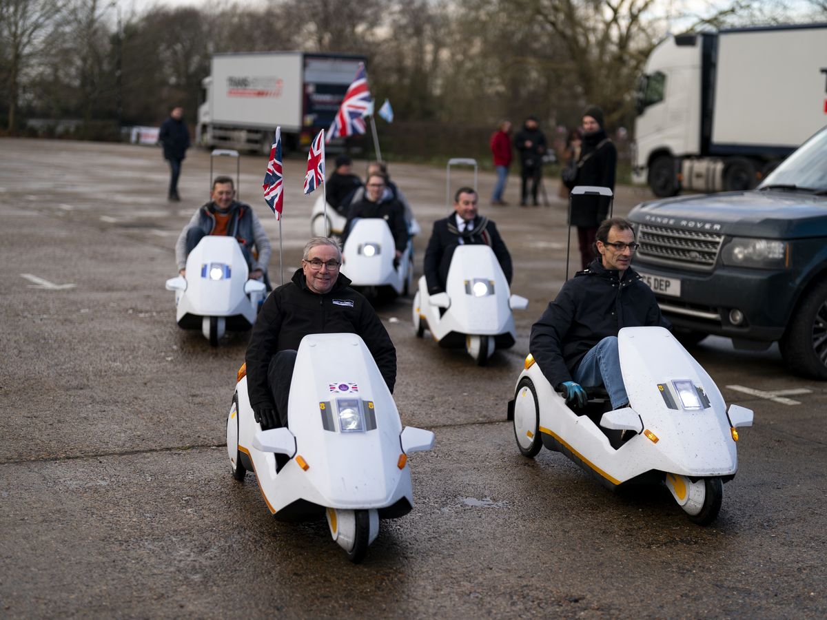 Sinclair C5 fans gather to celebrate ‘iconic’ vehicle’s 40th ...