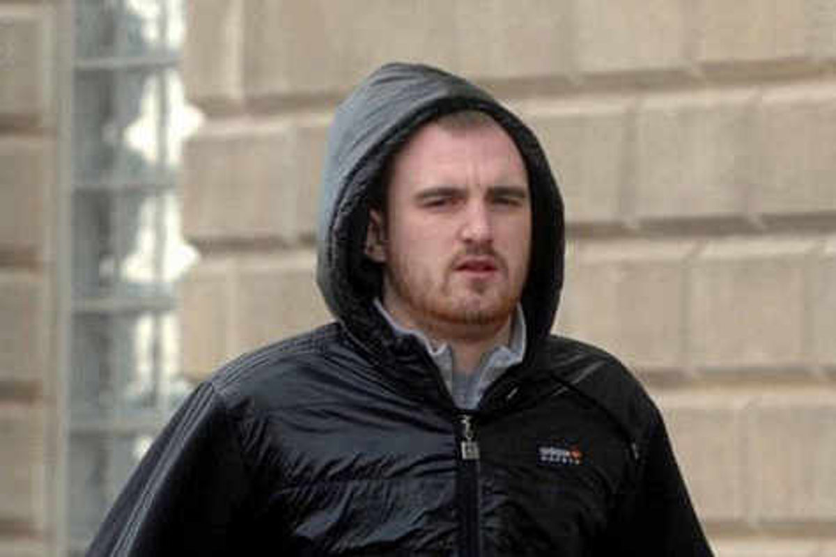 Hoaxer jailed for making 86 fake calls | Express & Star