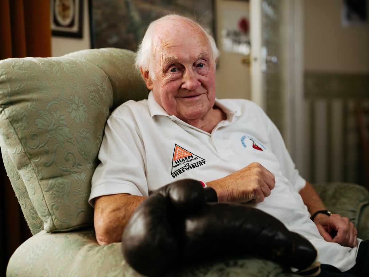 Final bell rings as Shrewsbury boxing legend Colin Hough forced to call ...