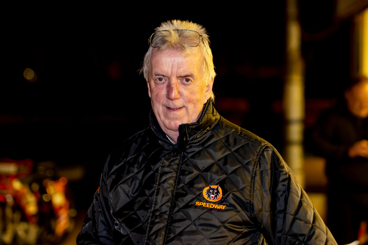 Wolves boss Peter Adams has a fall in pits ahead of postponed meet ...