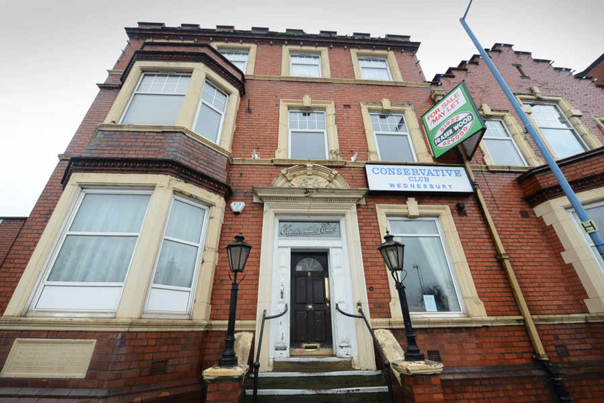 Last orders as Conservative club which hosted Winston Churchill and ...